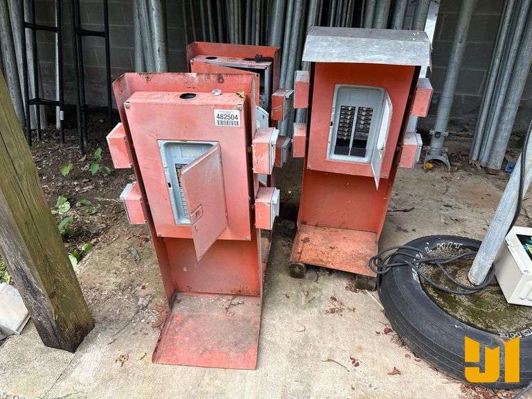 (4) SQUARE D TEMPORARY PANEL POSTS - Jeff Martin Auctioneers, Inc.