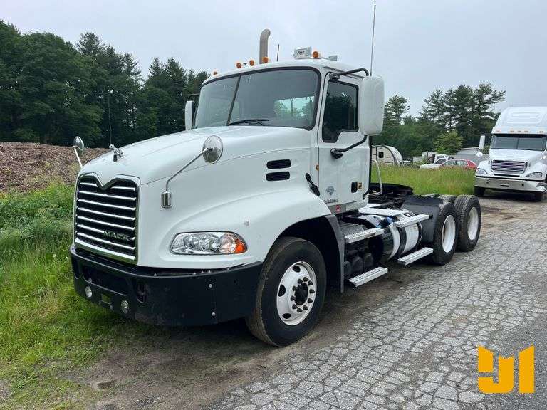 2014 MACK CXU 613 (PINNACLE) TANDEM AXLE DAY CAB TRUCK TRACTOR VIN: 1M1AW02Y0EM042609 - Jeff ...