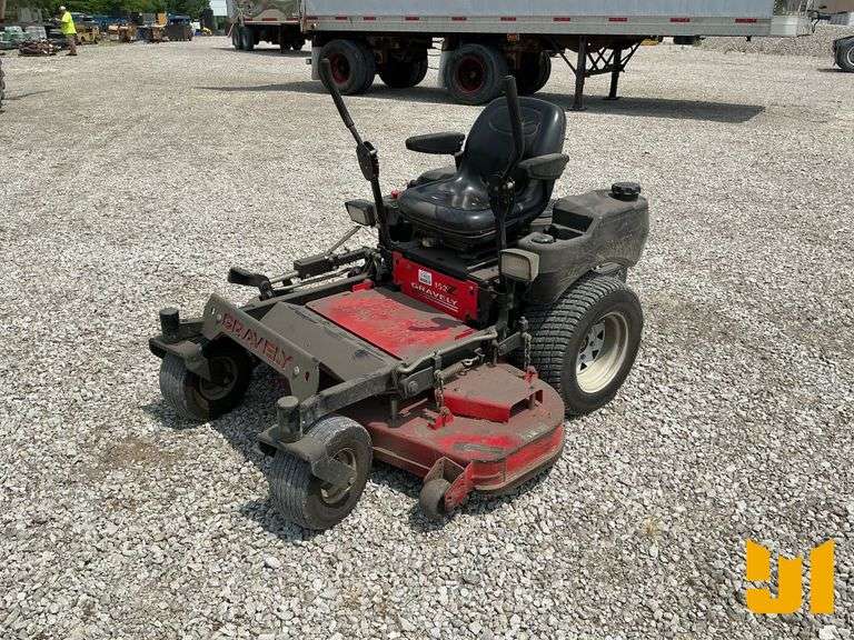 GRAVELY 152Z ZERO TURN SN: 001282 - Jeff Martin Auctioneers, Inc.