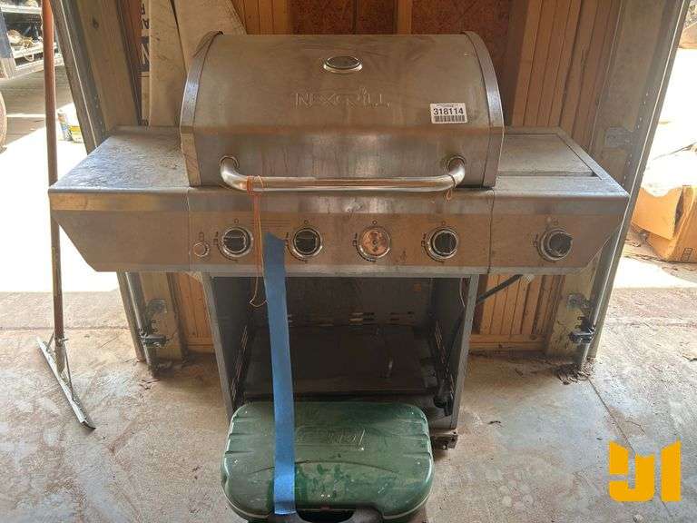 NEXTGRILL PROPANE GRILL W/ COLEMAN PORTABLE PROPANE STOVE, PORTABLE ...