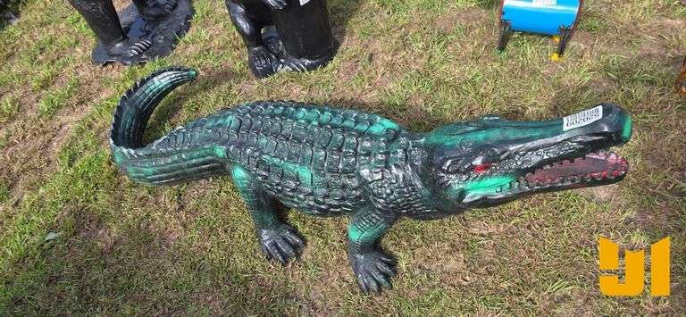 ALLIGATOR LAWN ART - Jeff Martin Auctioneers, Inc.