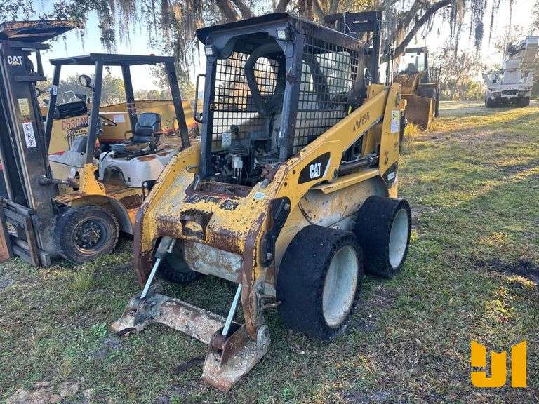 CATERPILLAR 236B SKID STEER SN: A9H0896 - Jeff Martin Auctioneers, Inc.