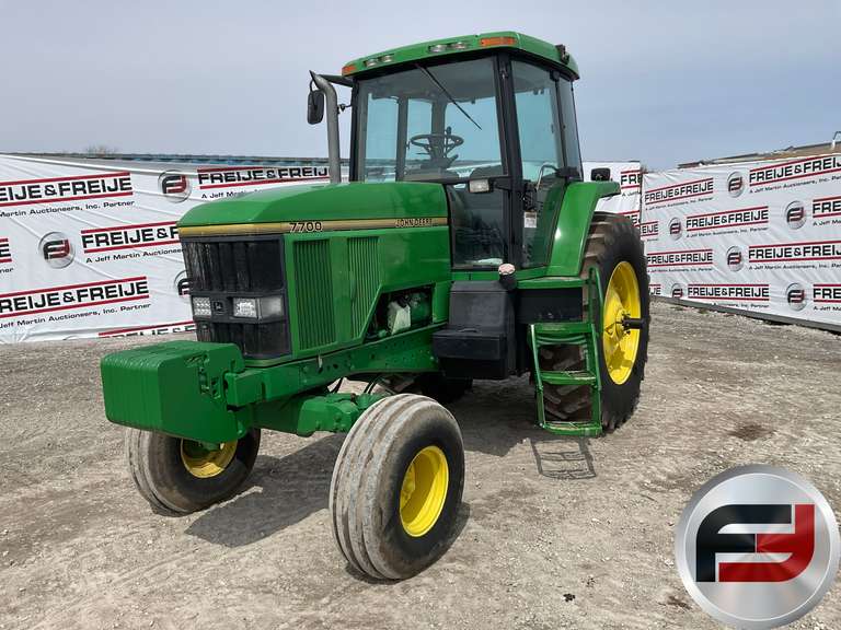 JOHN DEERE 7700 TRACTOR SN: RWSG050004993 - Freije & Freije Auctioneers