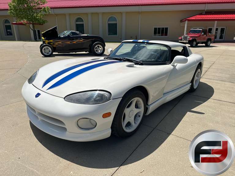 1996 DODGE VIPER VIN: 1B3BR65E2TV100518 - Freije & Freije Auctioneers