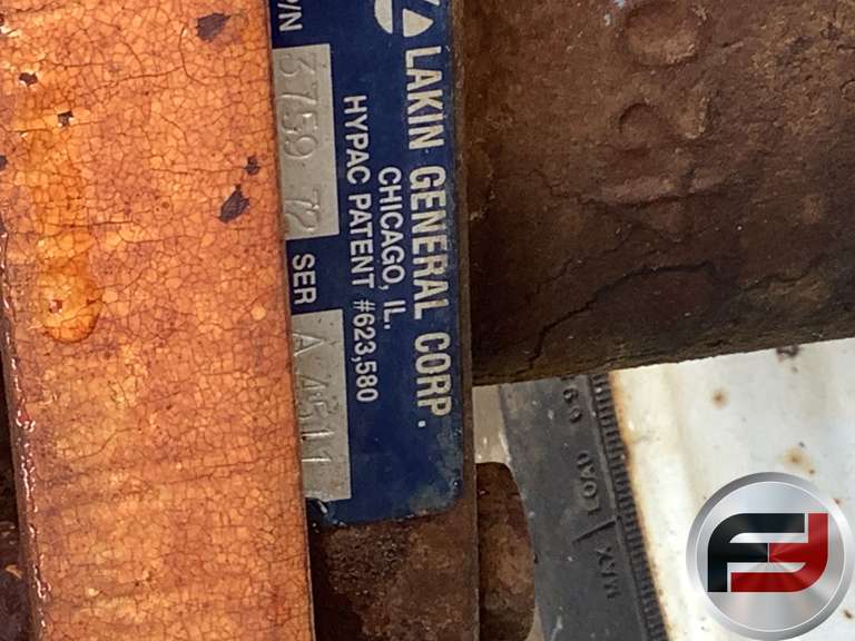 DIG-IT 148 LOADER BACKHOE SN: A4511 - Freije & Freije Auctioneers