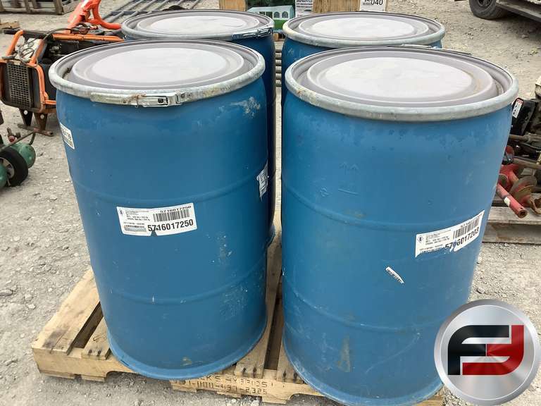 4 55 GALLON STORAGE BARRELS WITH LIDS - Freije & Freije Auctioneers