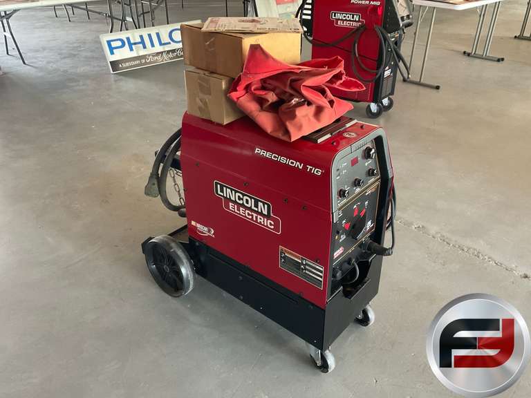 LINCOLN K2535-2 225 PRECISION TIG 225 AMP WELDER SN: U1170608132 ...