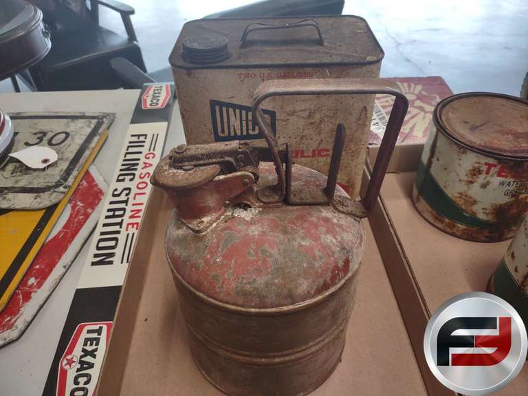 FLAT OF 2 GALLON UNICO HYDRALLIC OIL CAN FULL AND - Freije & Freije ...