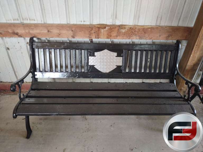 SET OF 5 HARLEY DAVIDSON PARK BENCHES, 1 WITH BOTH - Freije & Freije ...