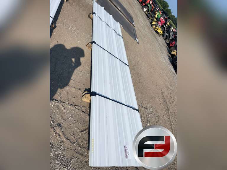 UNUSED 28 GAUGE PAINTED R PANELS 12 FT LONG 36 IN COVERAGE - Freije ...