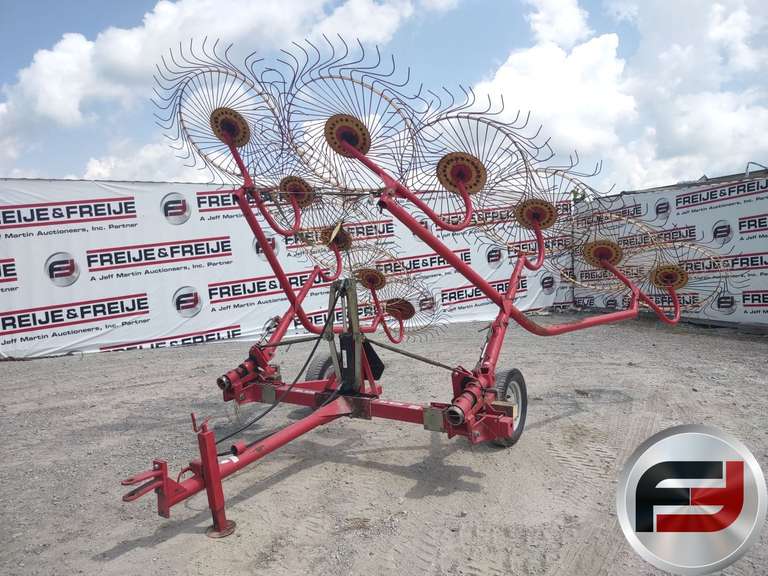 TONUTTI RCS 10 WHEEL RAKE - Freije & Freije Auctioneers