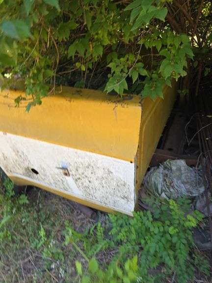 PU bed Trailer, yellow/white, partially loaded with sand - Johnson Auction