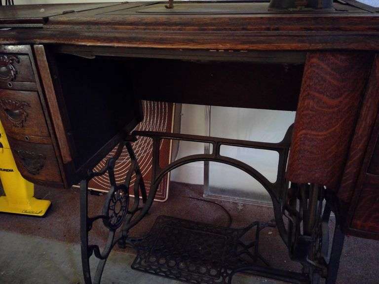 Standard Rotary Shuttle Sewing Machine - Land of Goshen Auction House