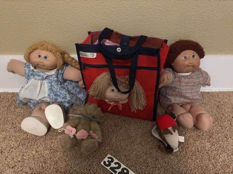Cabbage patch dolls with clothing - Ruhter Auction & Realty, Inc.