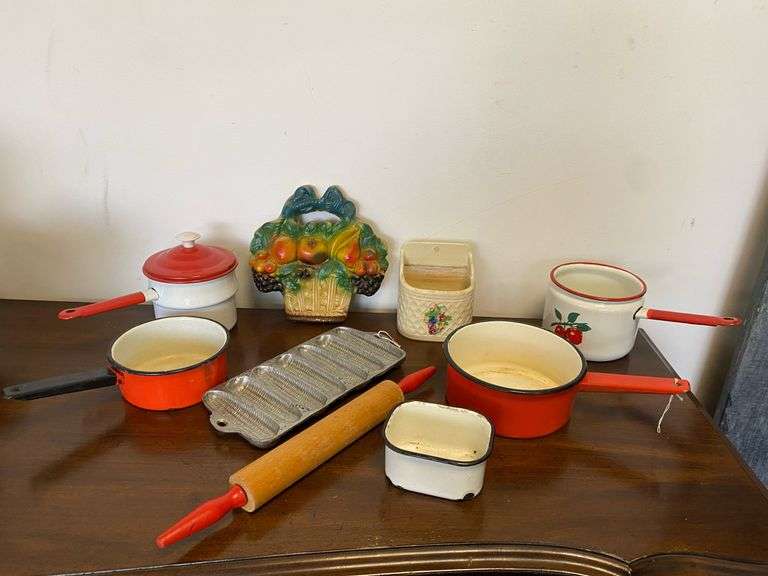 Assorted Vintage Enamelware and more - BidSells