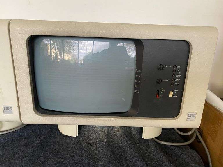 Vintage IBM 5251 System/34 CRT Display Terminal - BidSells