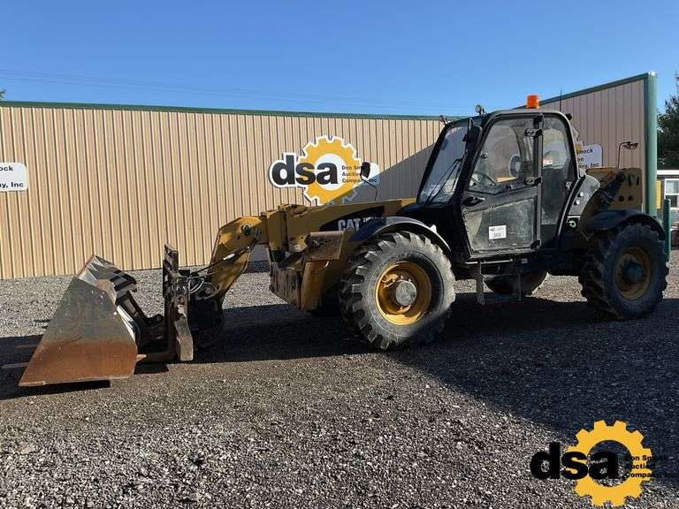 2011 CAT TH514 Telescopic Forklift - Don Smock Auction Company