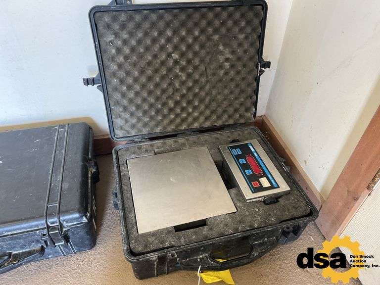 Doron 8000 Digital Scale with Case - Don Smock Auction Company