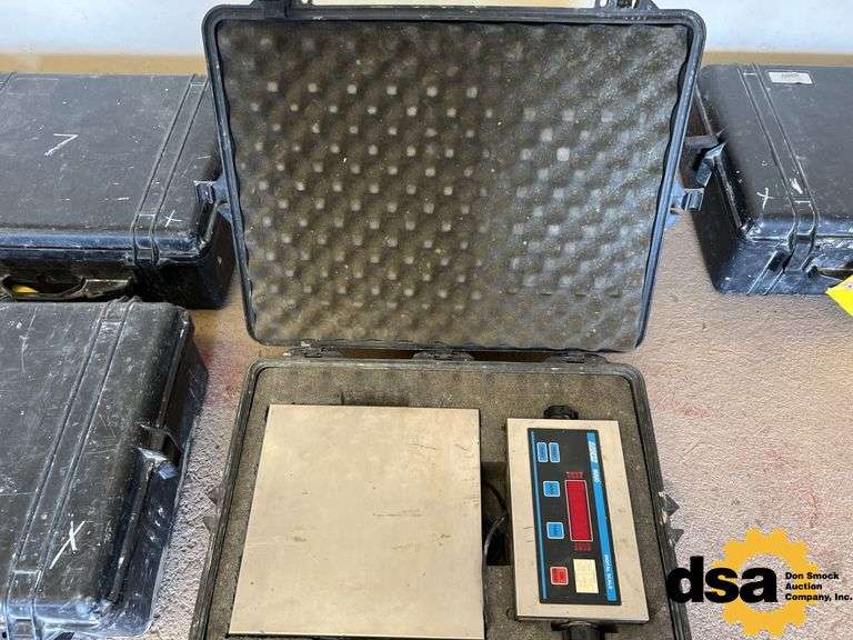 Doran 8000 Digital Scale with Case - Don Smock Auction Company