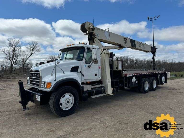 2005 Mack Granite Boom Truck - Don Smock Auction Company