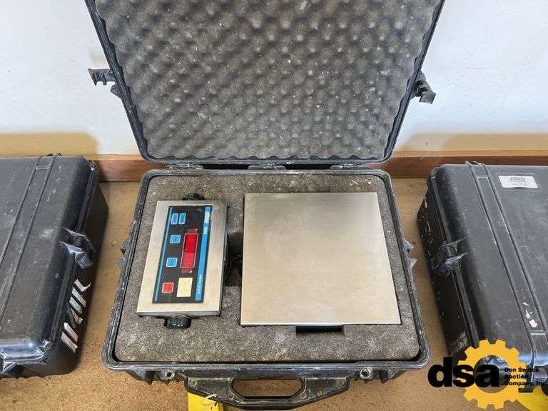 Doran 8000 Digital Scale with Case - Don Smock Auction Company
