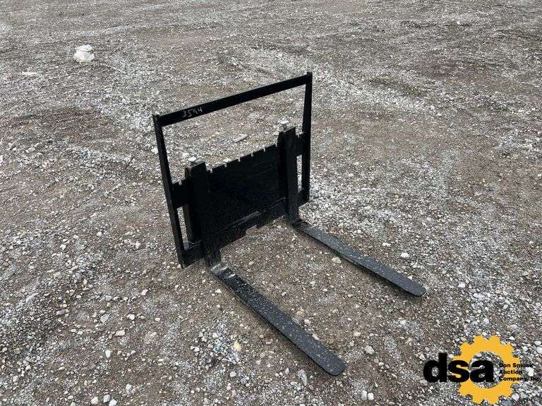 New Unused 2025 GIYI Mini Skid Loader Pallet Forks - Don Smock Auction ...