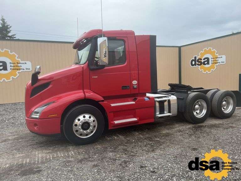2020 Volvo VNR Day Cab Truck Tractor - Don Smock Auction Company