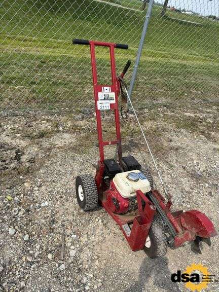 Brown Mfg. Lawn Edger - Don Smock Auction Company