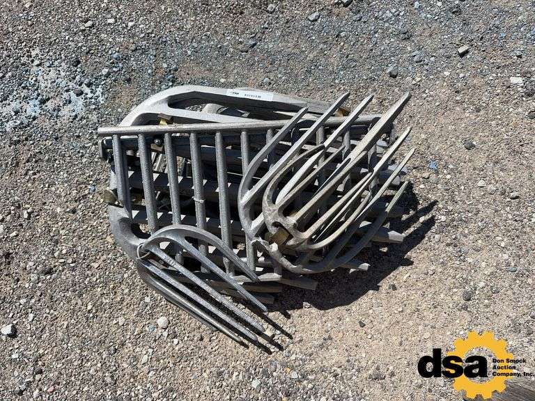 Drain Pipe Animal Grates - Don Smock Auction Company