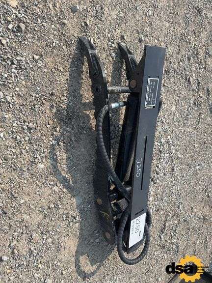 Captok Hydraulic 3 Ton Thumb Clamp - Don Smock Auction Company