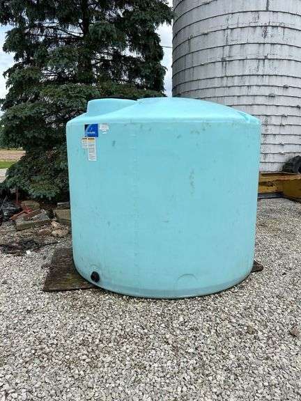 Ace Roto Mold 1500 Gallon Poly Tank - Walton Realty and Auction Co. LLC