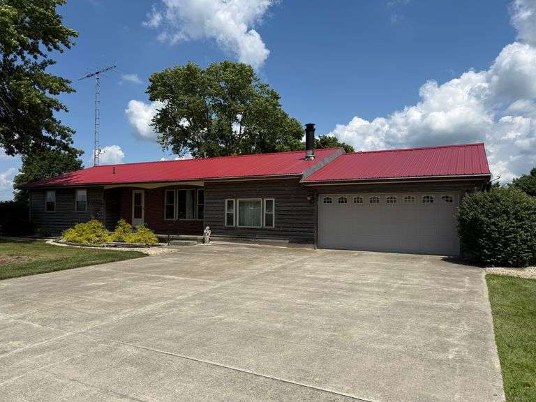 Country Ranch Home - Walton Realty and Auction Co. LLC